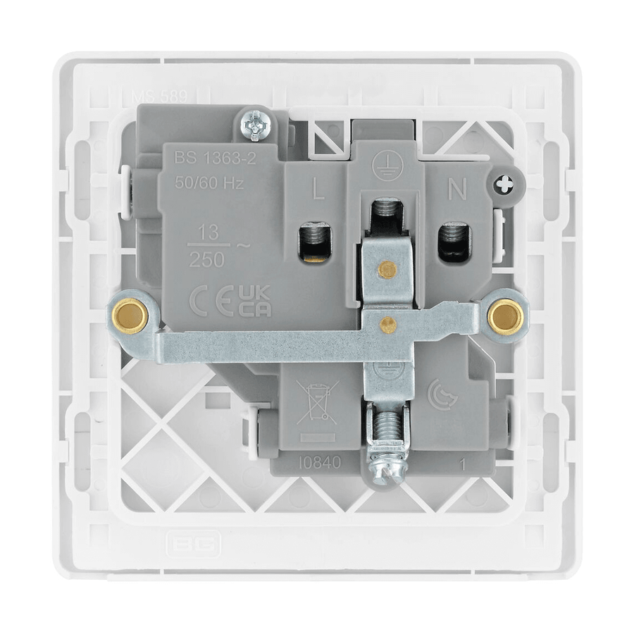 BG Evolve Pearlescent White Single Switched 13a Socket PCDCL21W-01 ...